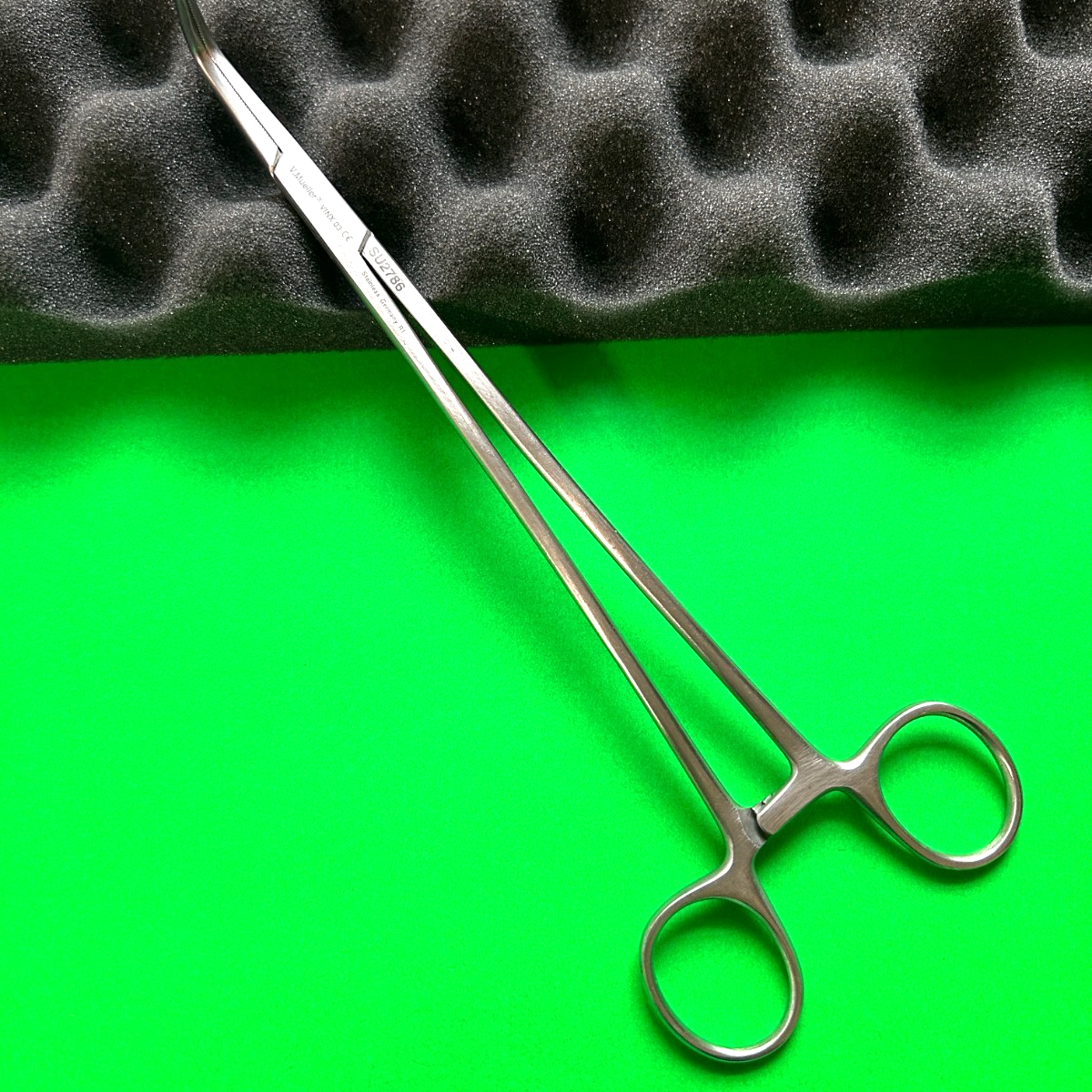 V. Mueller SU2786 ARTERY FORCEPS JAW ANGLE 90D JAW – AMED CAPITAL